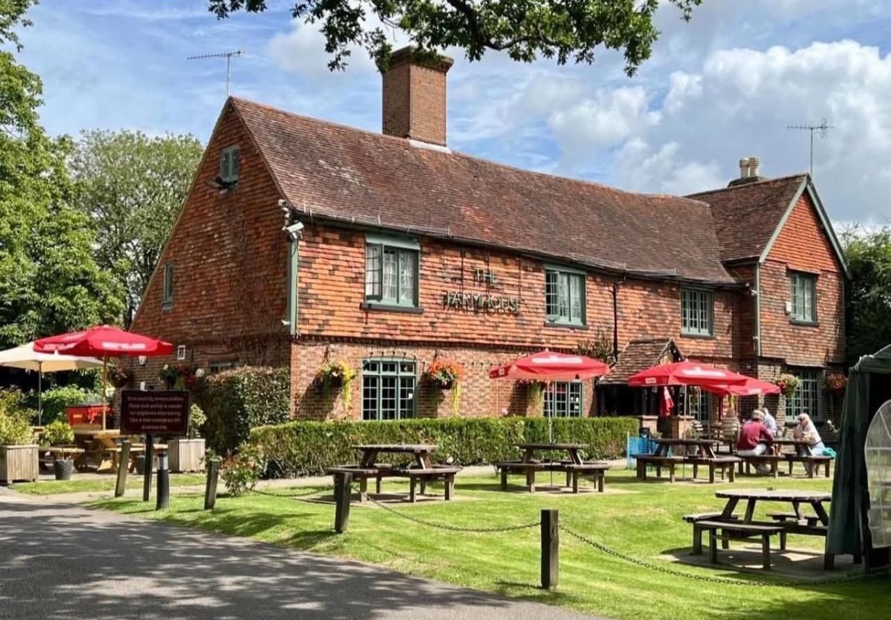 Home [thefarmhousehorley.co.uk]